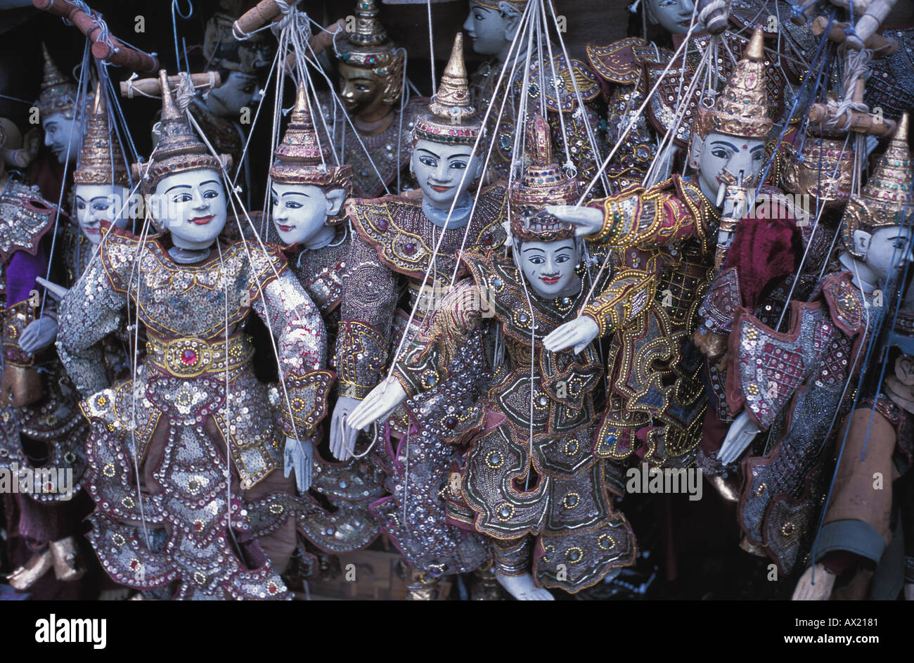 Gold puppets hi-res stock photography and images - Alamy