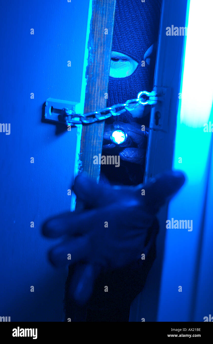 Theft breaking in door hi-res stock photography and images - Alamy