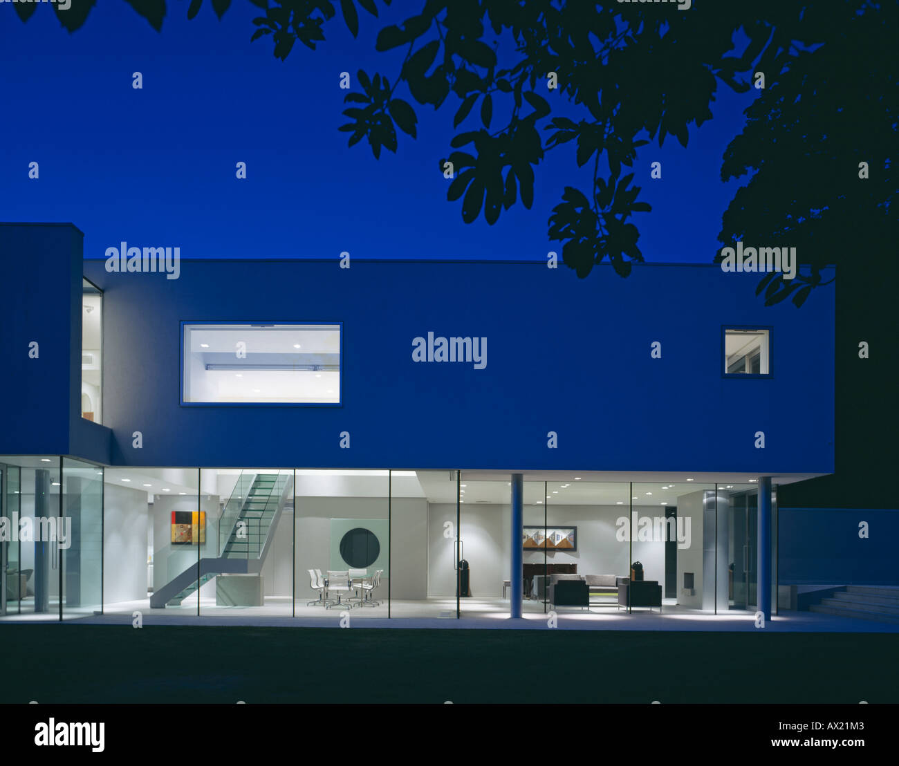 PRIVATE HOUSE, ESHER, UK Stock Photo - Alamy