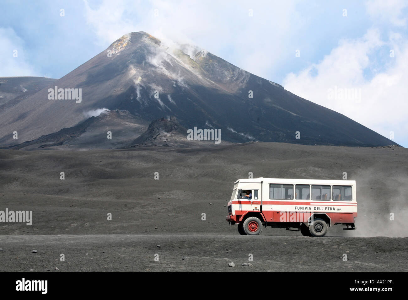 Coach bus italy hi-res stock photography and images - Alamy