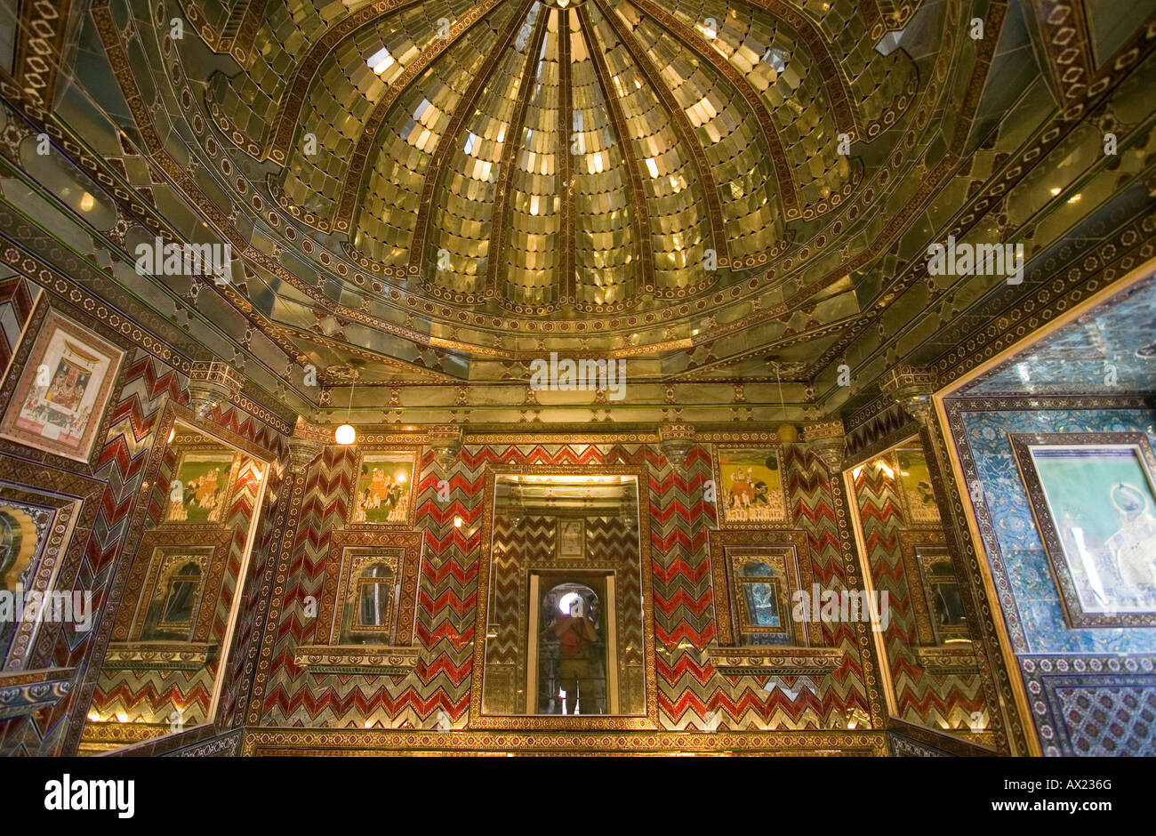 Maharajas bedroom in City Palace Udaipur Rajasthan India Stock Photo ...