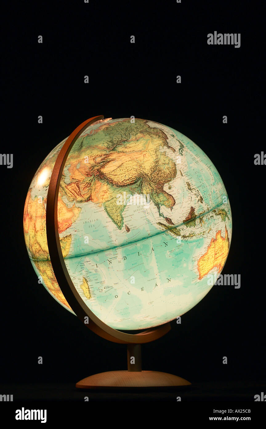 Map of the world lit up hi-res stock photography and images - Alamy