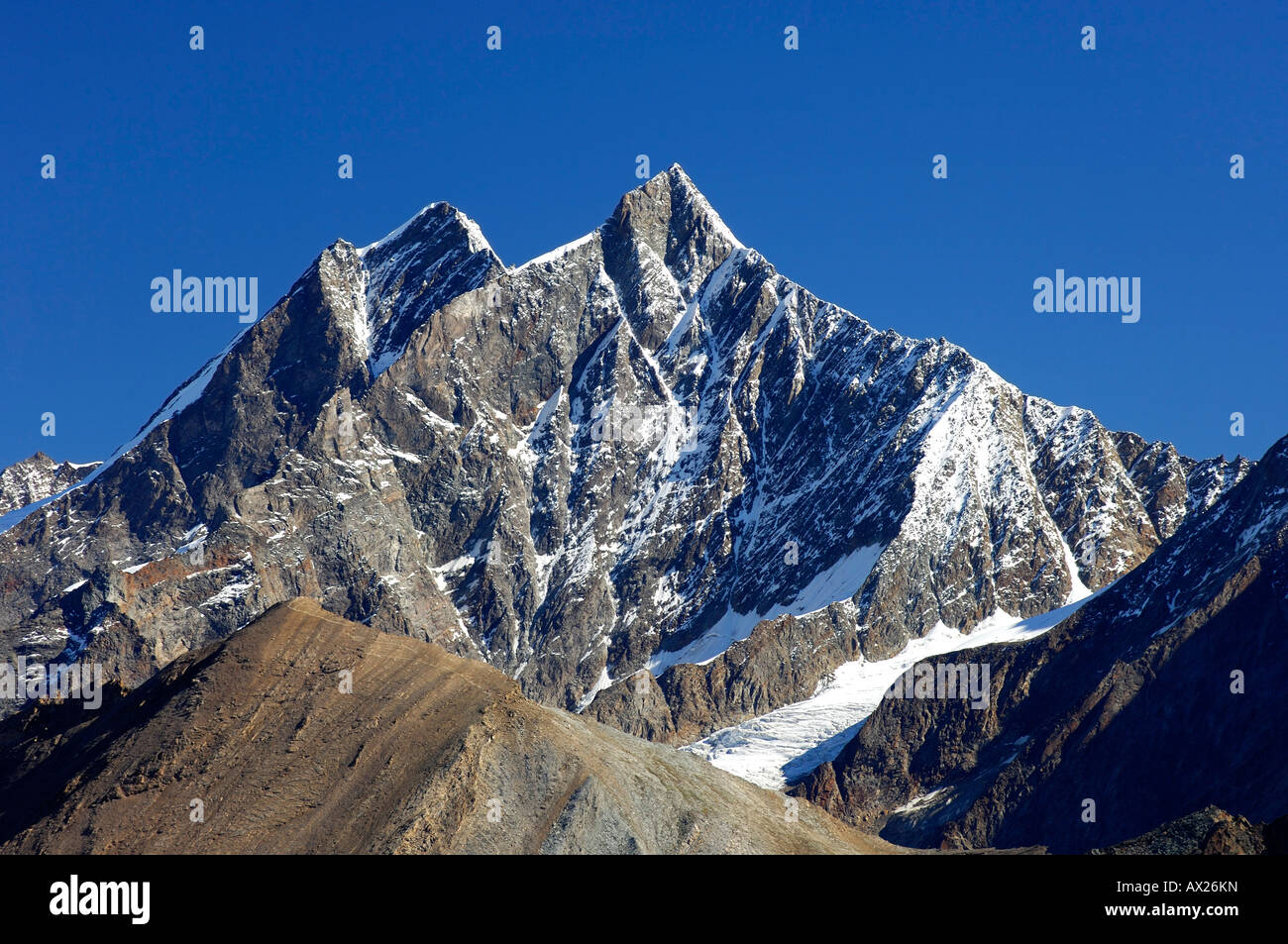 Mischabel peaks Dom, Taeschhorn, in the foreground Oberes Rothorn ...