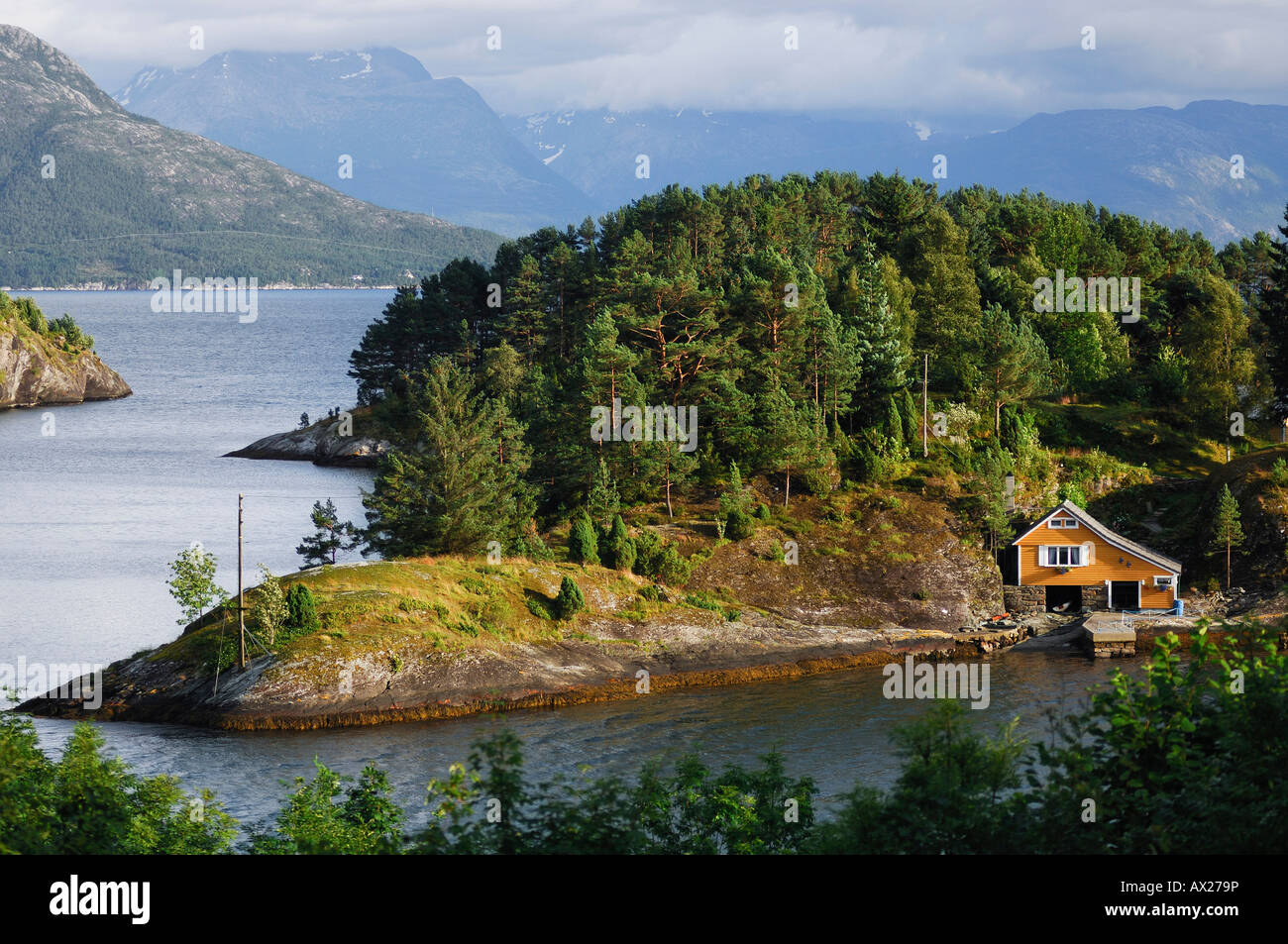 Einsame Hütte High Resolution Stock Photography and Images - Alamy