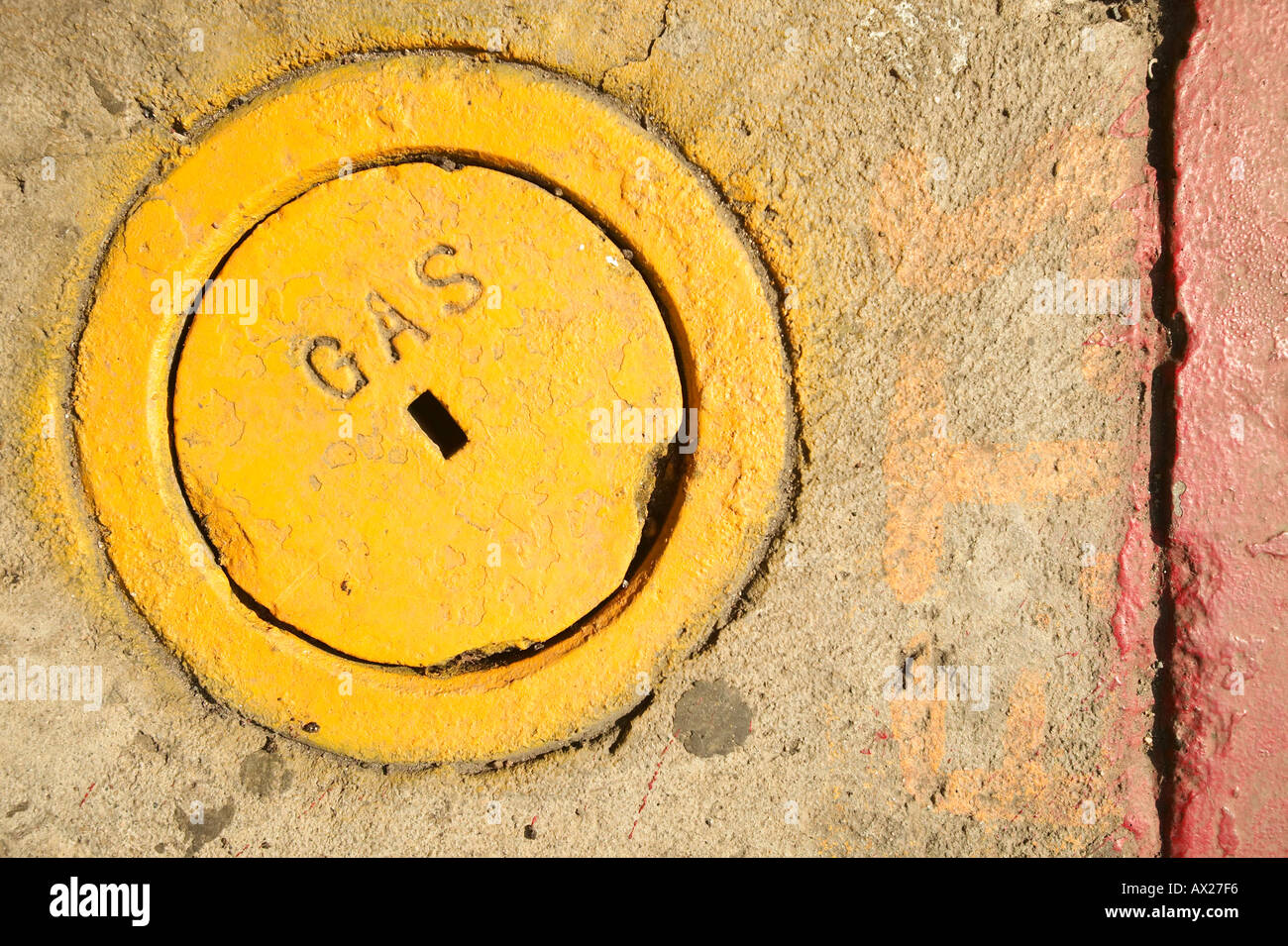 Gas pavement cover hi-res stock photography and images - Alamy