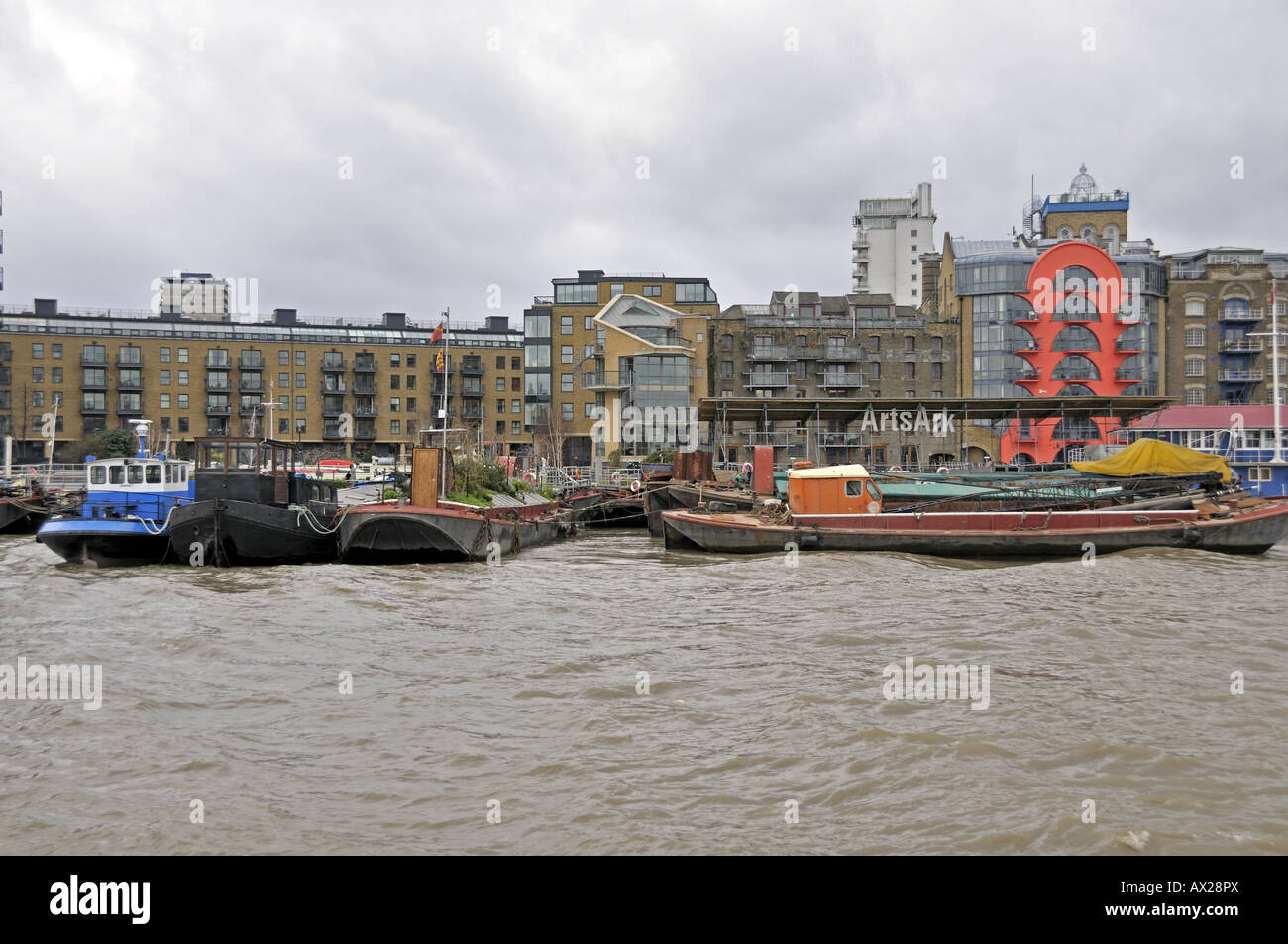 River thames waterfront hi-res stock photography and images - Alamy