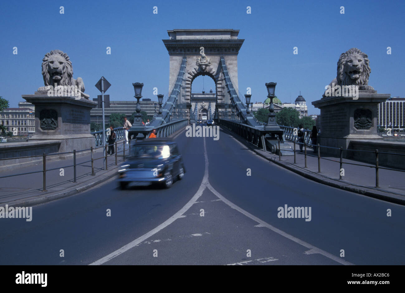 Budapest chain bridge pedestrians hi-res stock photography and images ...