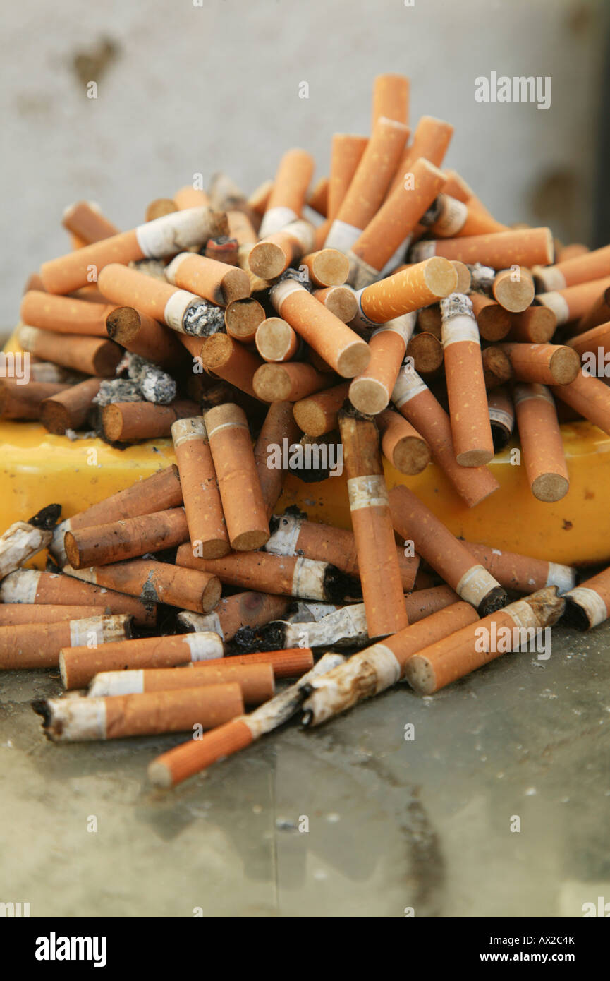 Full Ashtray Of Cigarettes High Resolution Stock Photography and Images ...