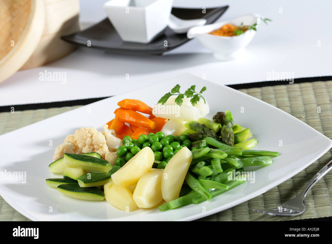 Steamed courgettes hi-res stock photography and images - Alamy