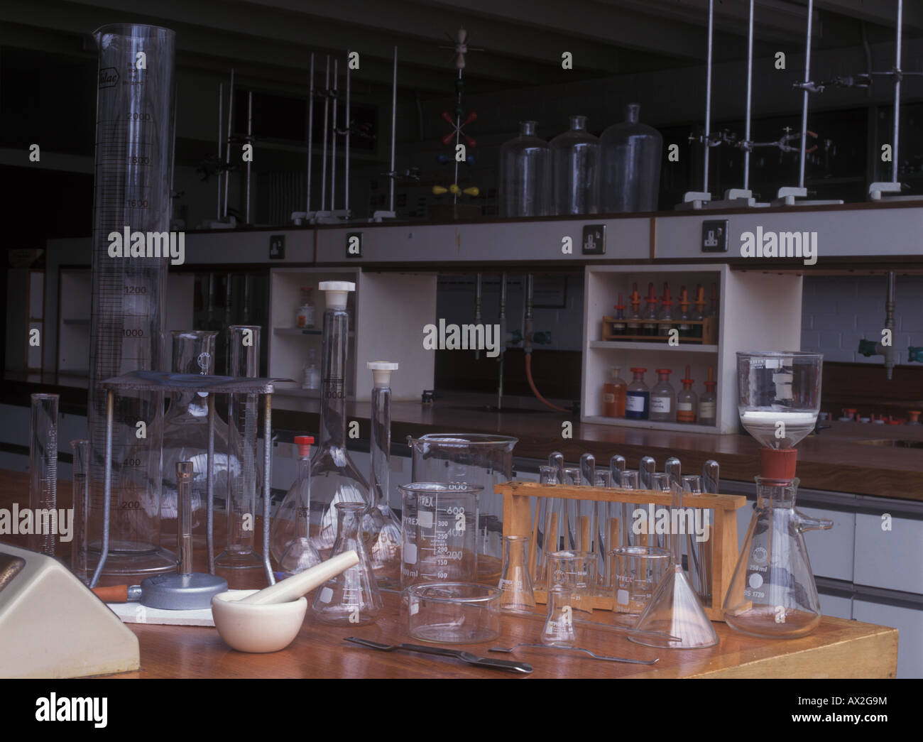 Laboratory tripod stand hi-res stock photography and images - Alamy