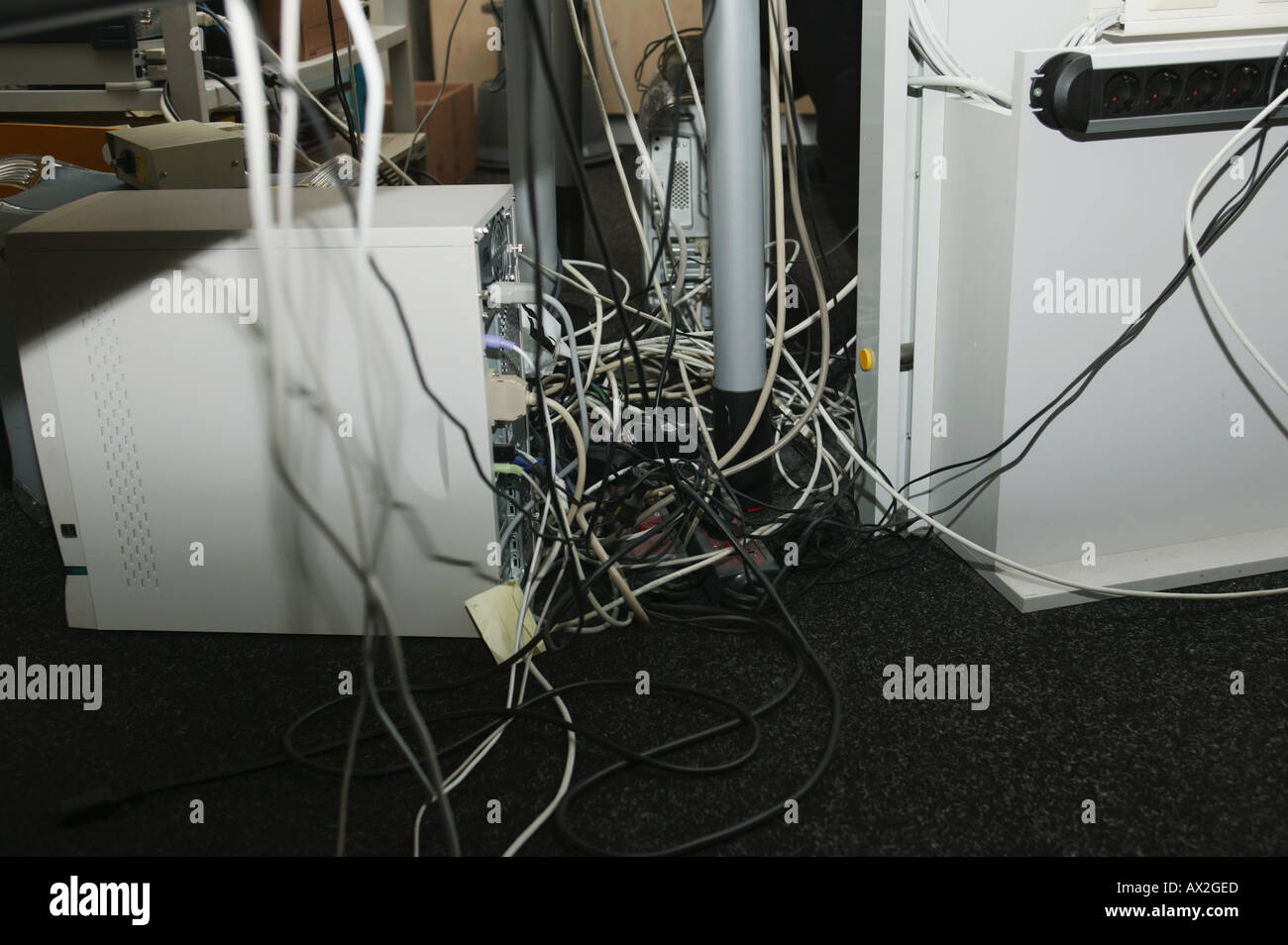 Wires and cables hi-res stock photography and images - Alamy