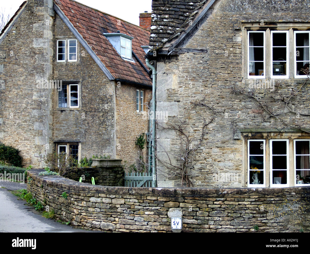 Houses in Lacock village Stock Photo - Alamy