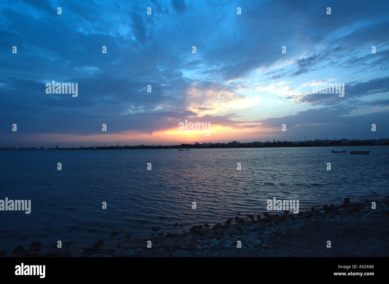 Bahrain rain hi-res stock photography and images - Alamy