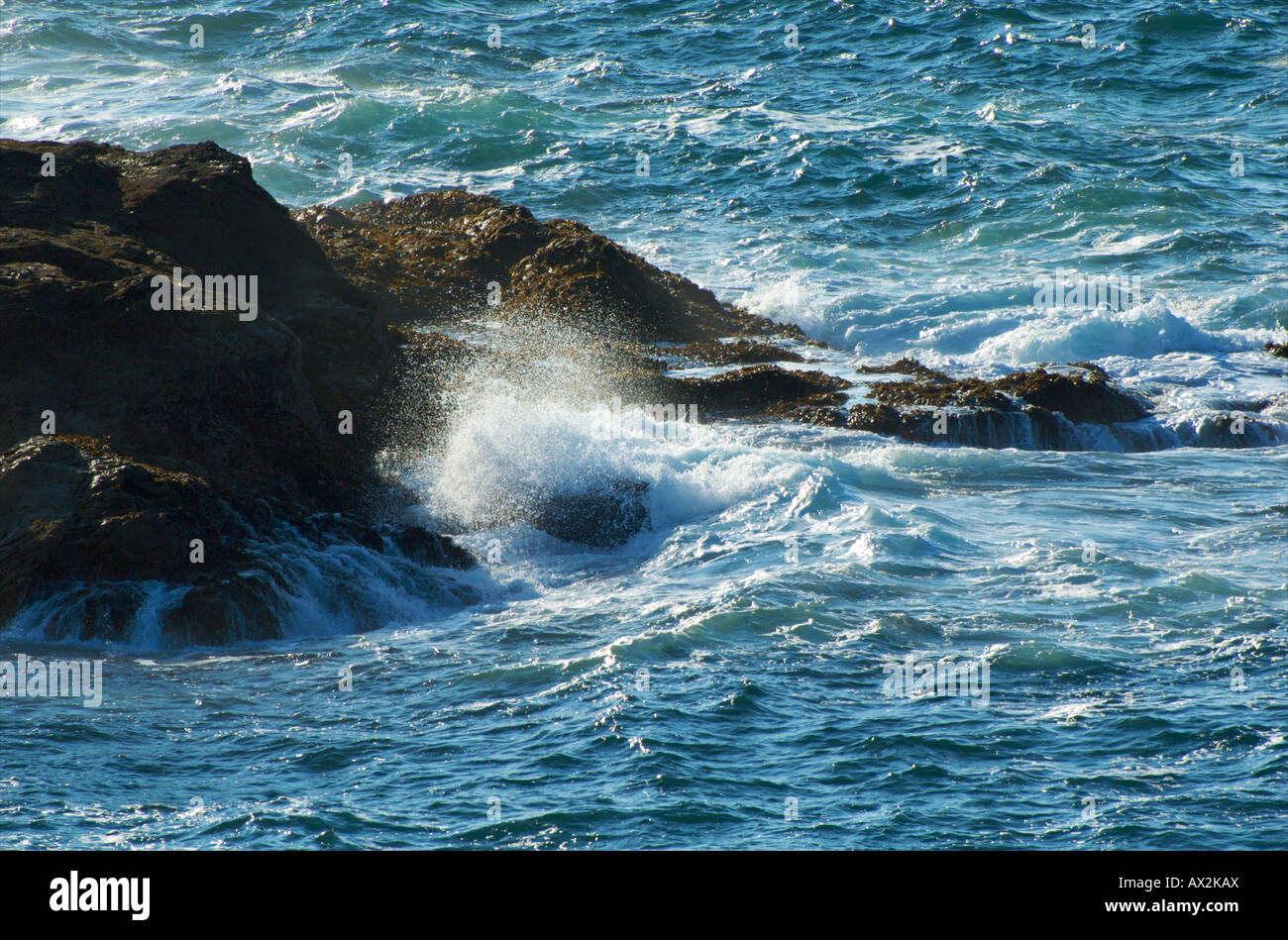 Washing over rocks hi-res stock photography and images - Alamy
