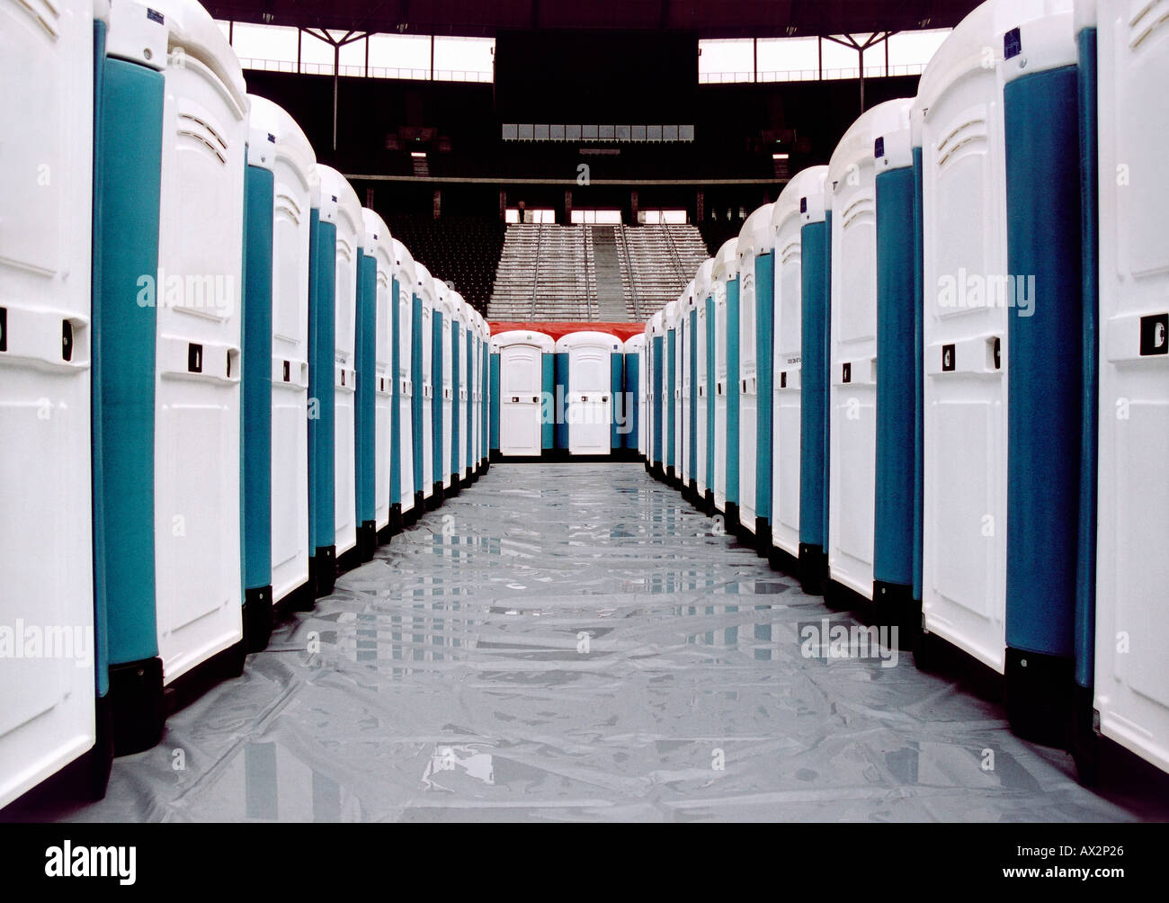 Restrooms are closed hi-res stock photography and images - Alamy