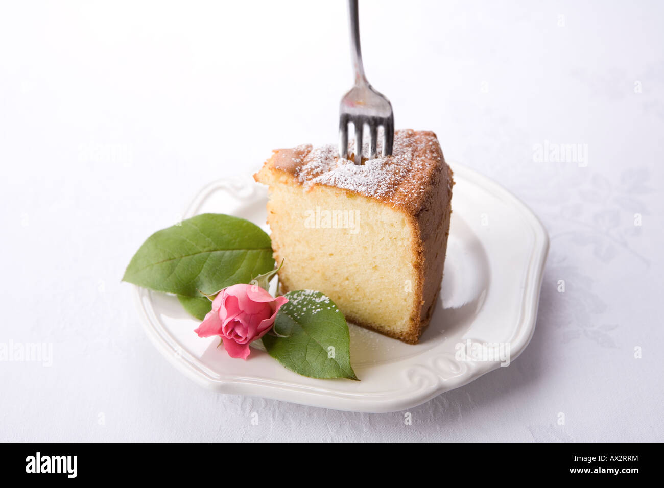 Cake slice on plate hi-res stock photography and images - Alamy