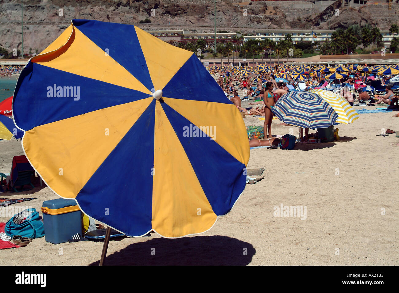 Blue and yellow, parasol sun shade Stock Photo - Alamy