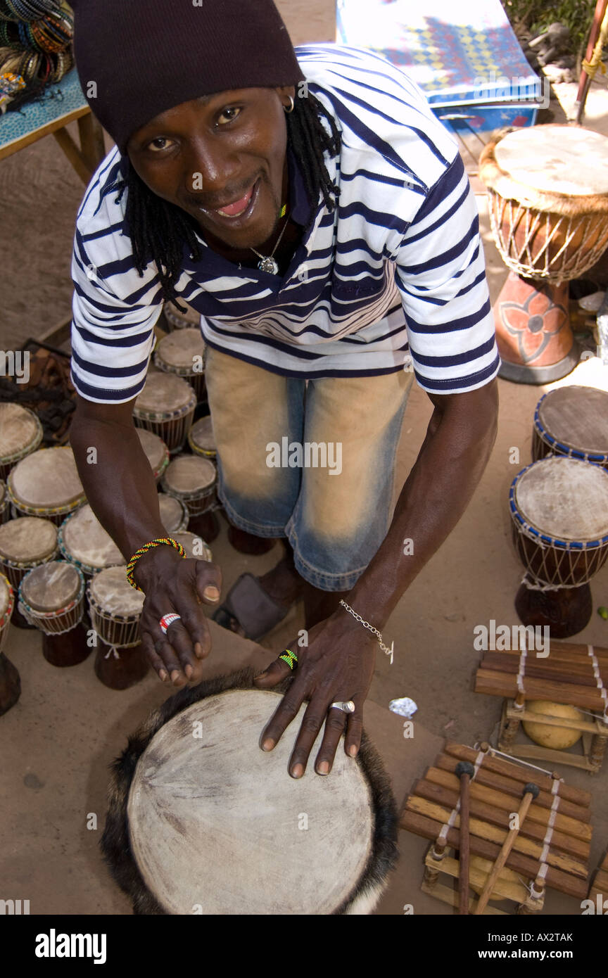 Drummer playing drums hi-res stock photography and images - Alamy Drummer playing drums hi-res stock photography and images - Alamy