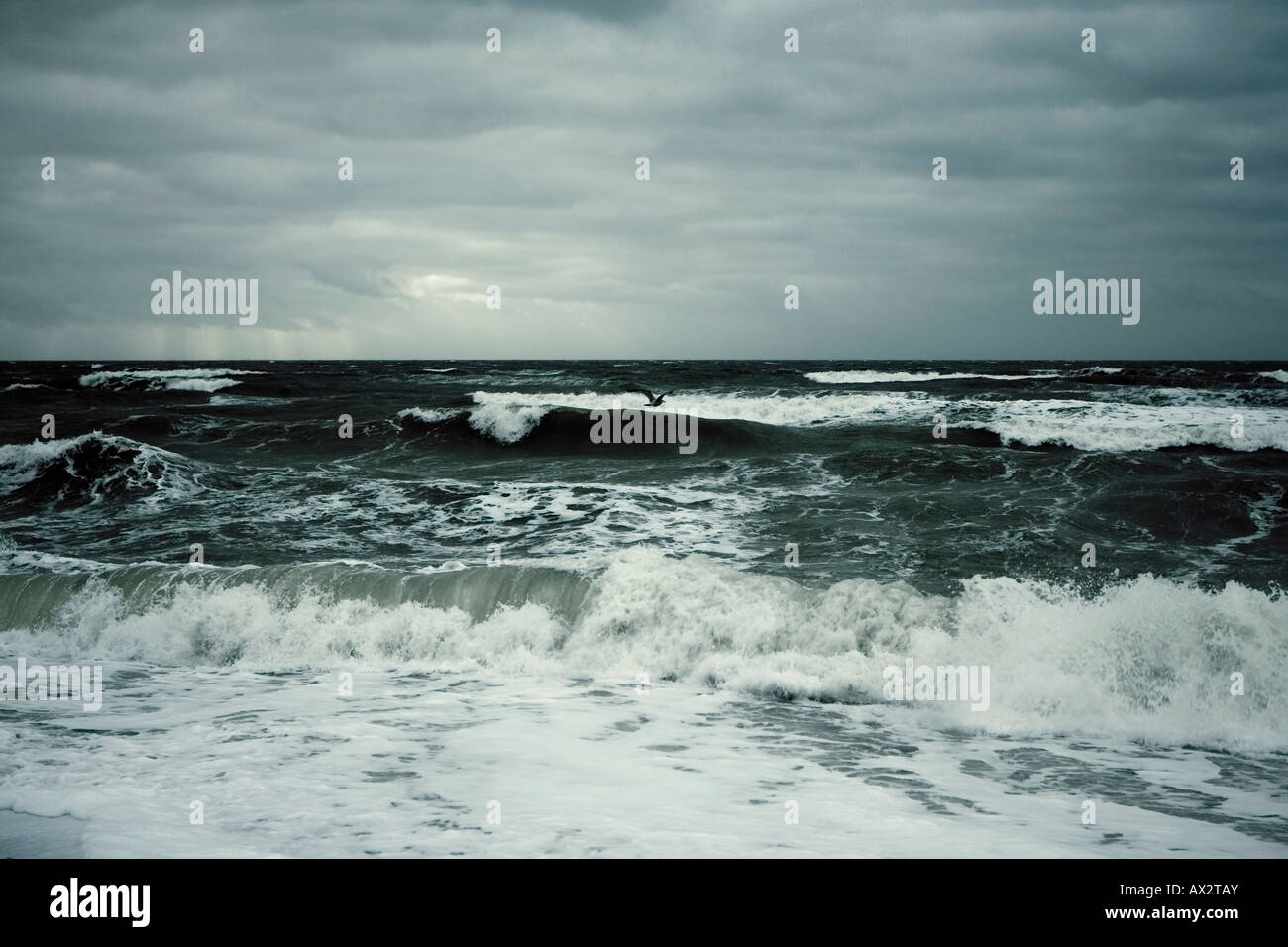 Stormy seascape uk hi-res stock photography and images - Alamy