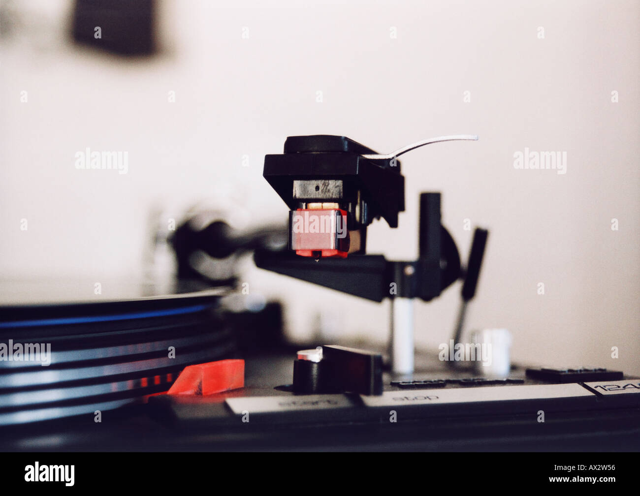 Record player arm hi-res stock photography and images - Alamy