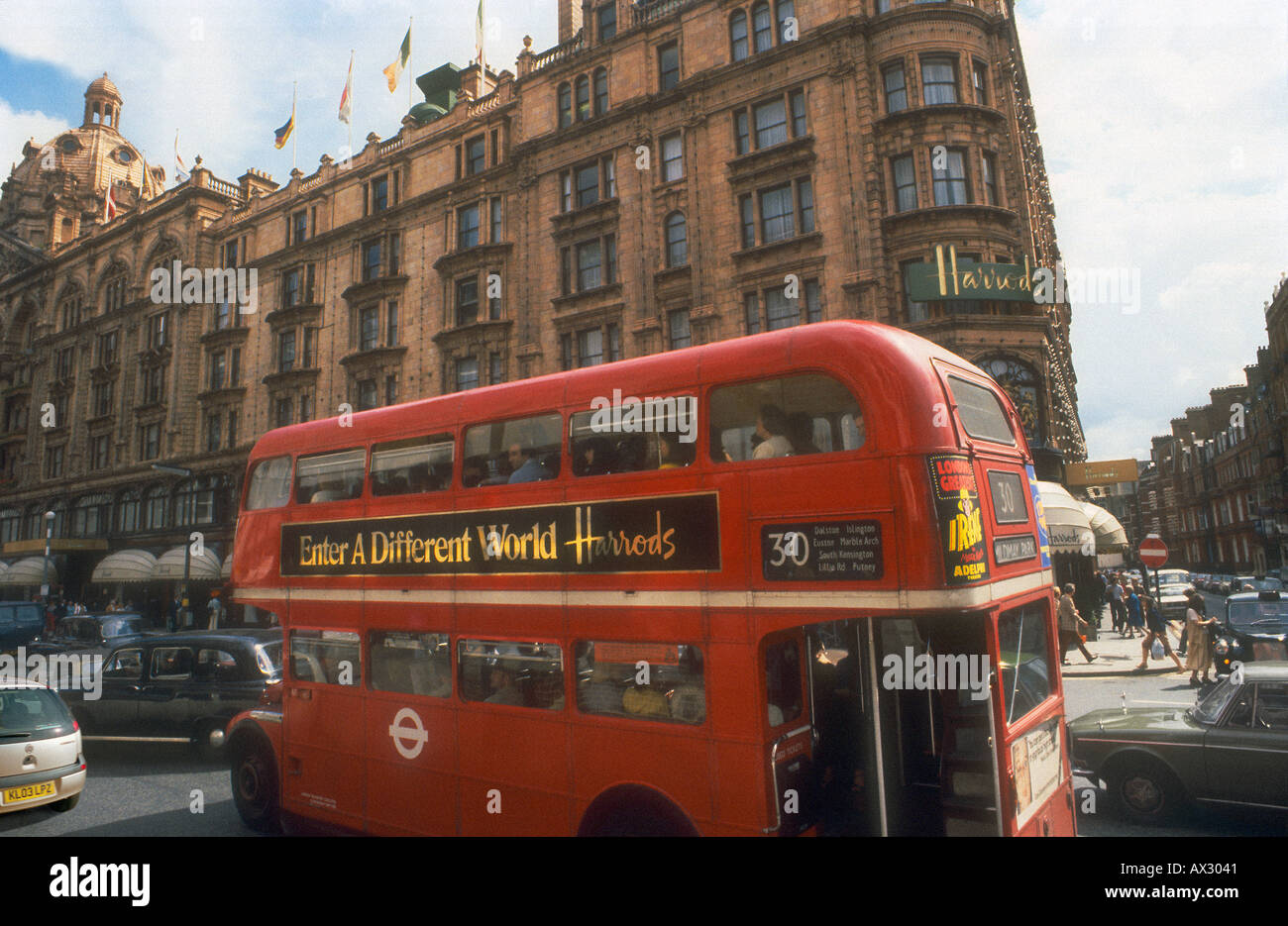 Harrods department store and London red bus Stock Photo - Alamy