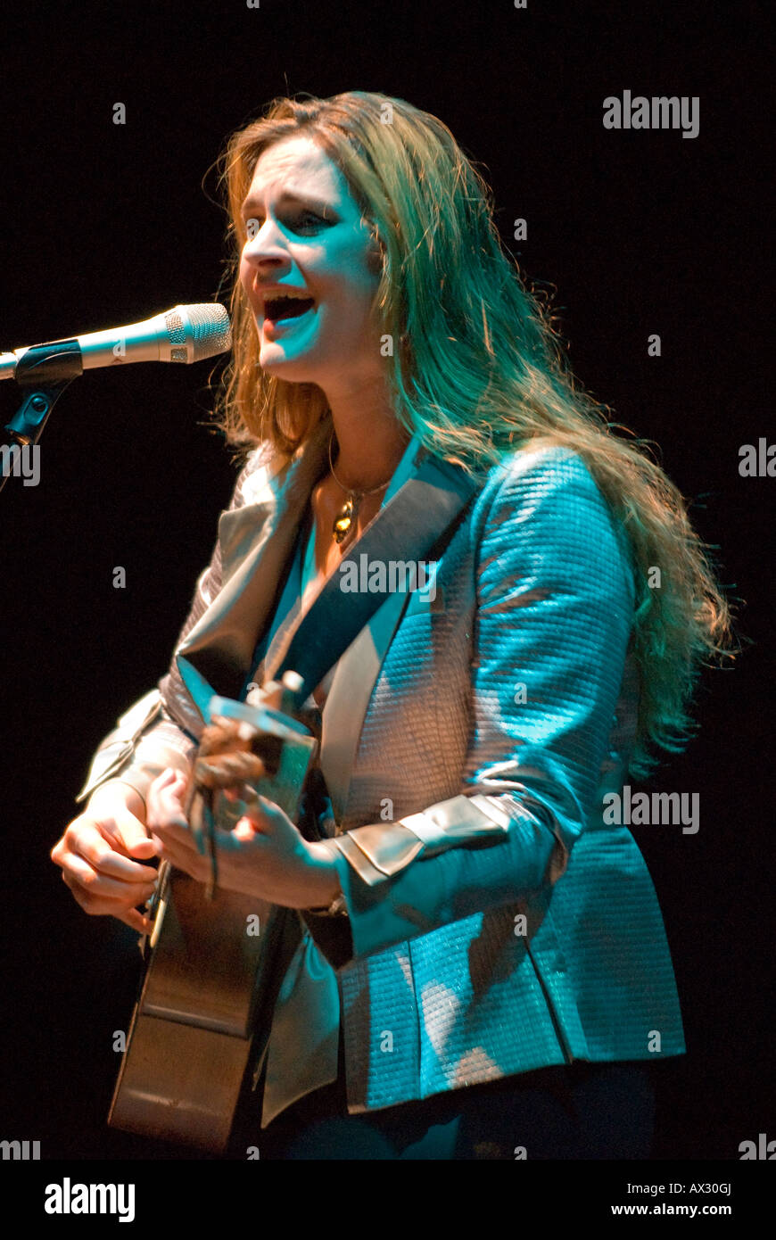 Madeleine peyroux singer hi-res stock photography and images - Alamy