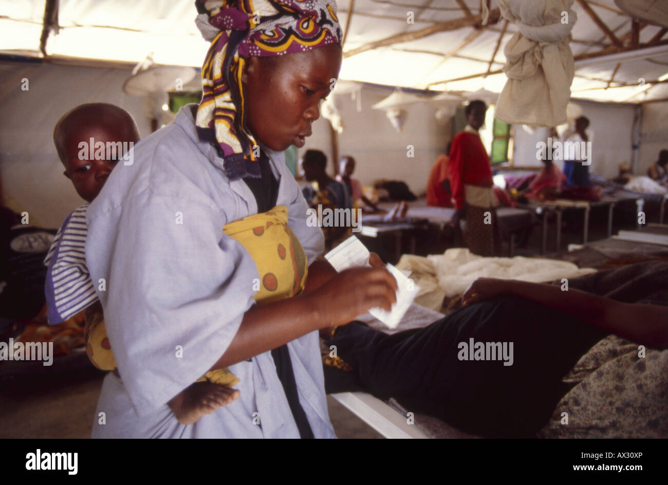 Refugee Nurse from democratic republic of congo working at the health ...
