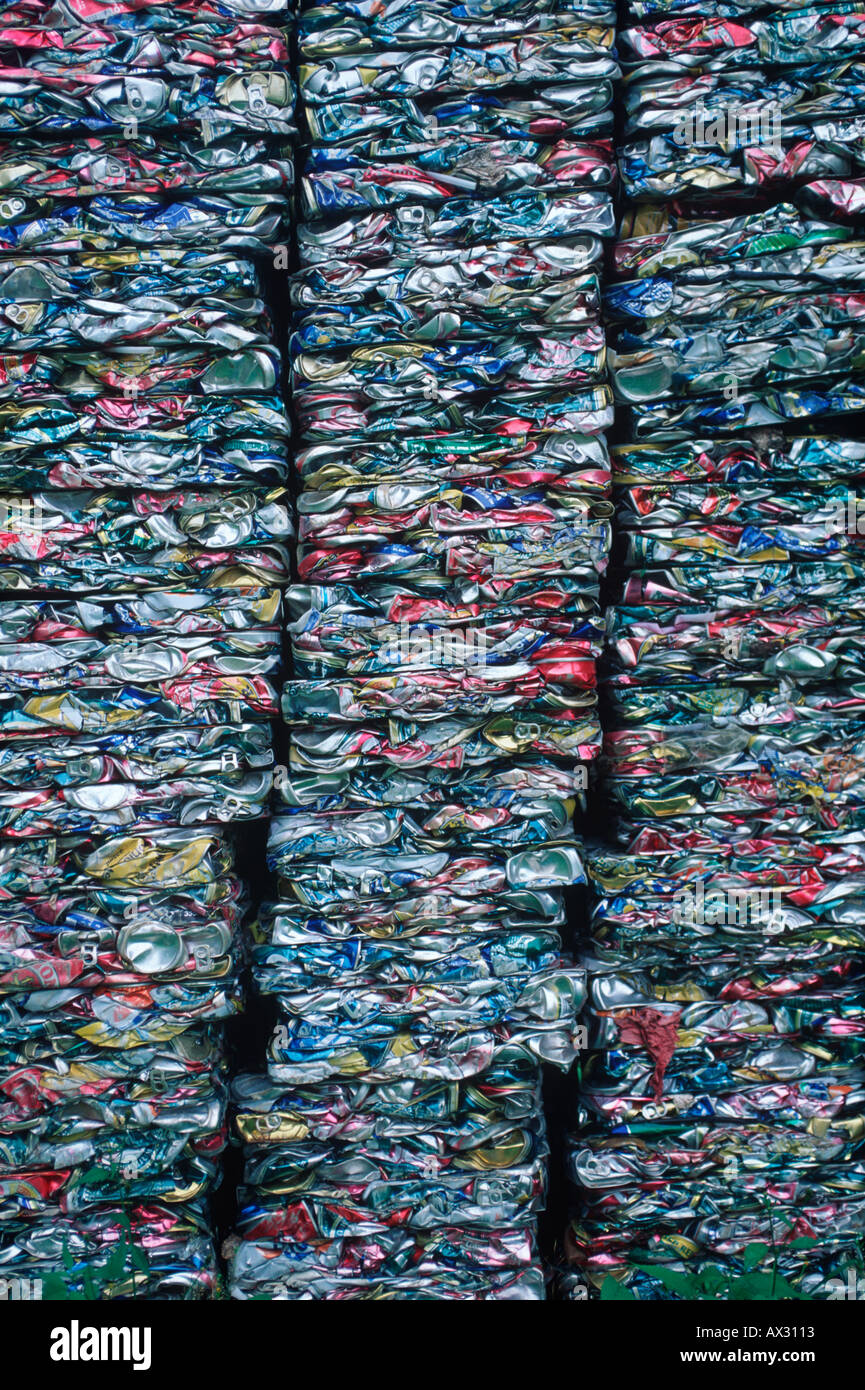 Aluminum cans recycling process hi-res stock photography and images - Alamy