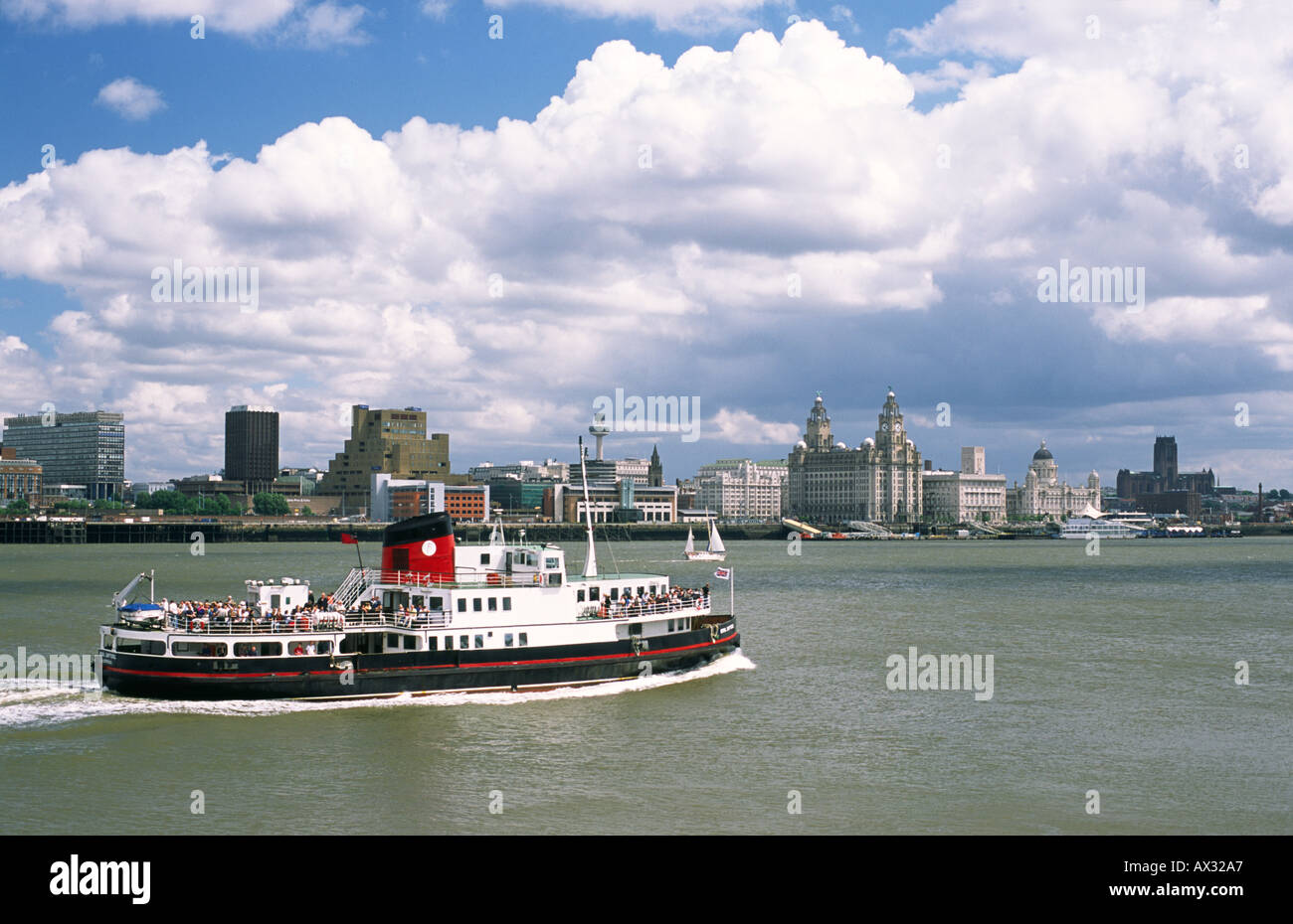 Ferry mersey hi-res stock photography and images - Alamy