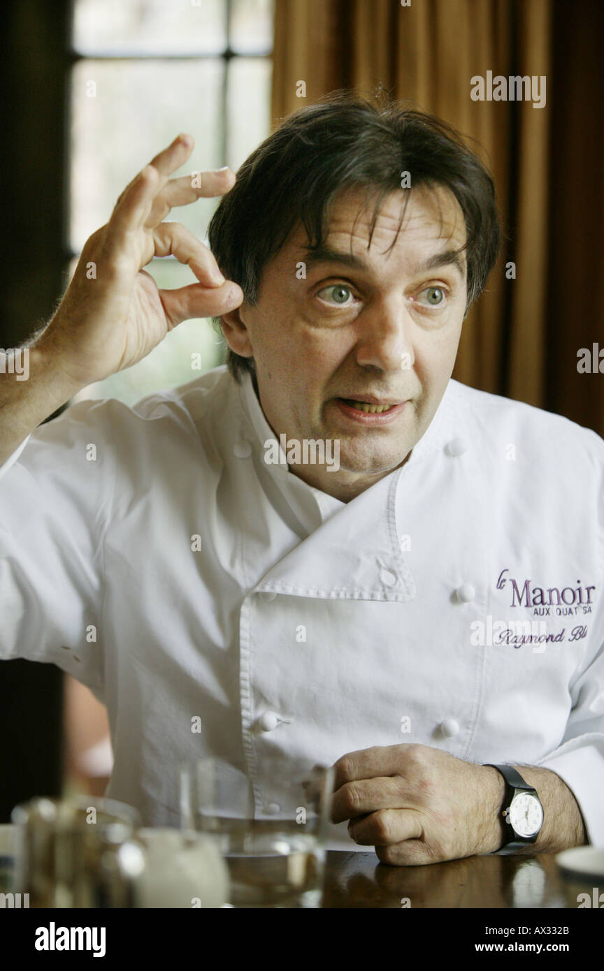 The chef Raymond Blanc at his restaurant at Le Manoir Aux Quat Saisons ...