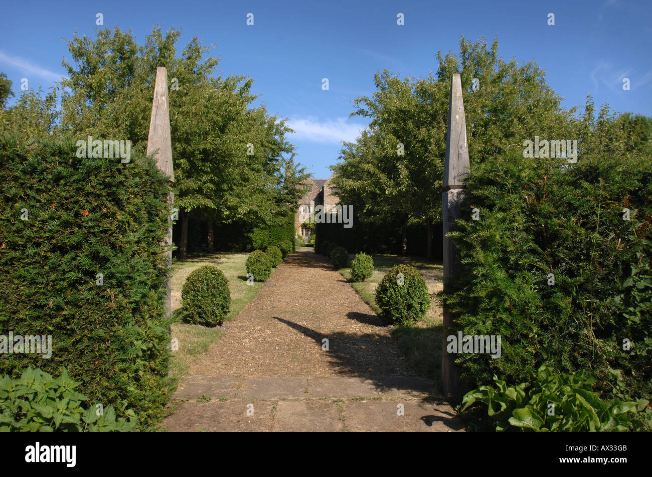 Flanking columns hi-res stock photography and images - Alamy