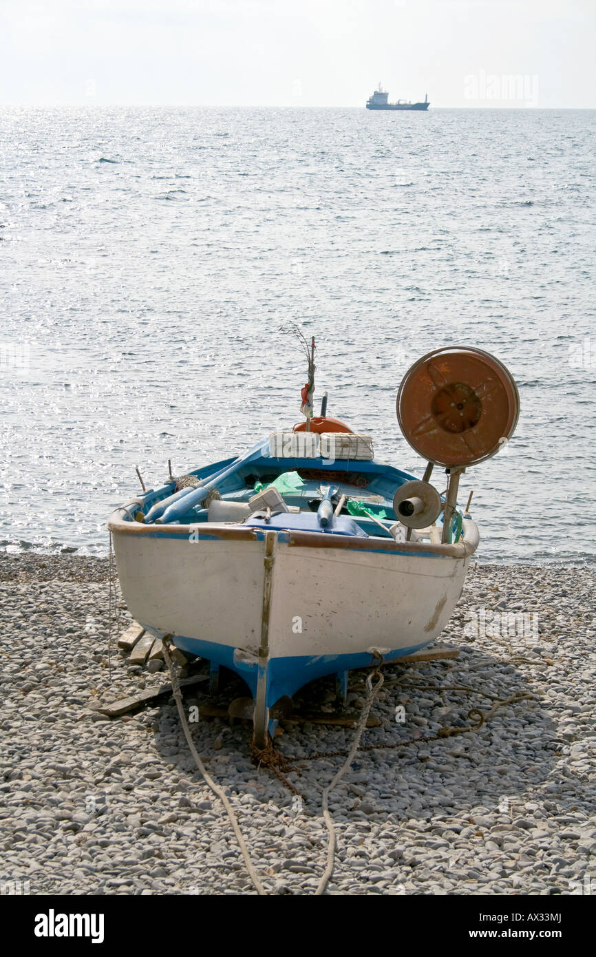 Seashell boat hi-res stock photography and images - Alamy