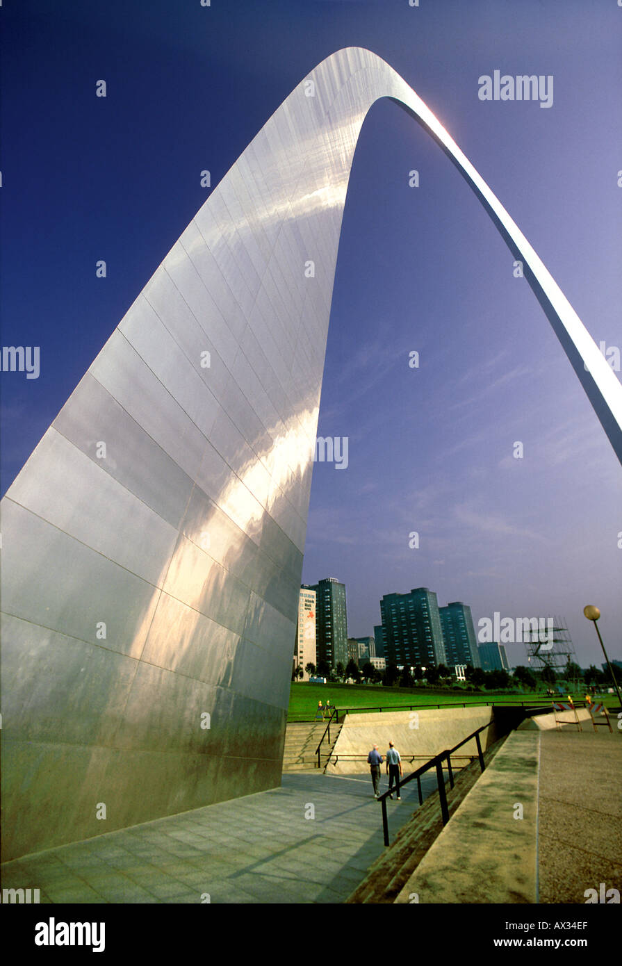 The Gateway Arch is a metal structure in St. Louis, Missouri that ...