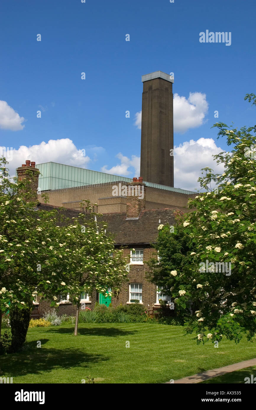 Tate modern garden hi-res stock photography and images - Alamy