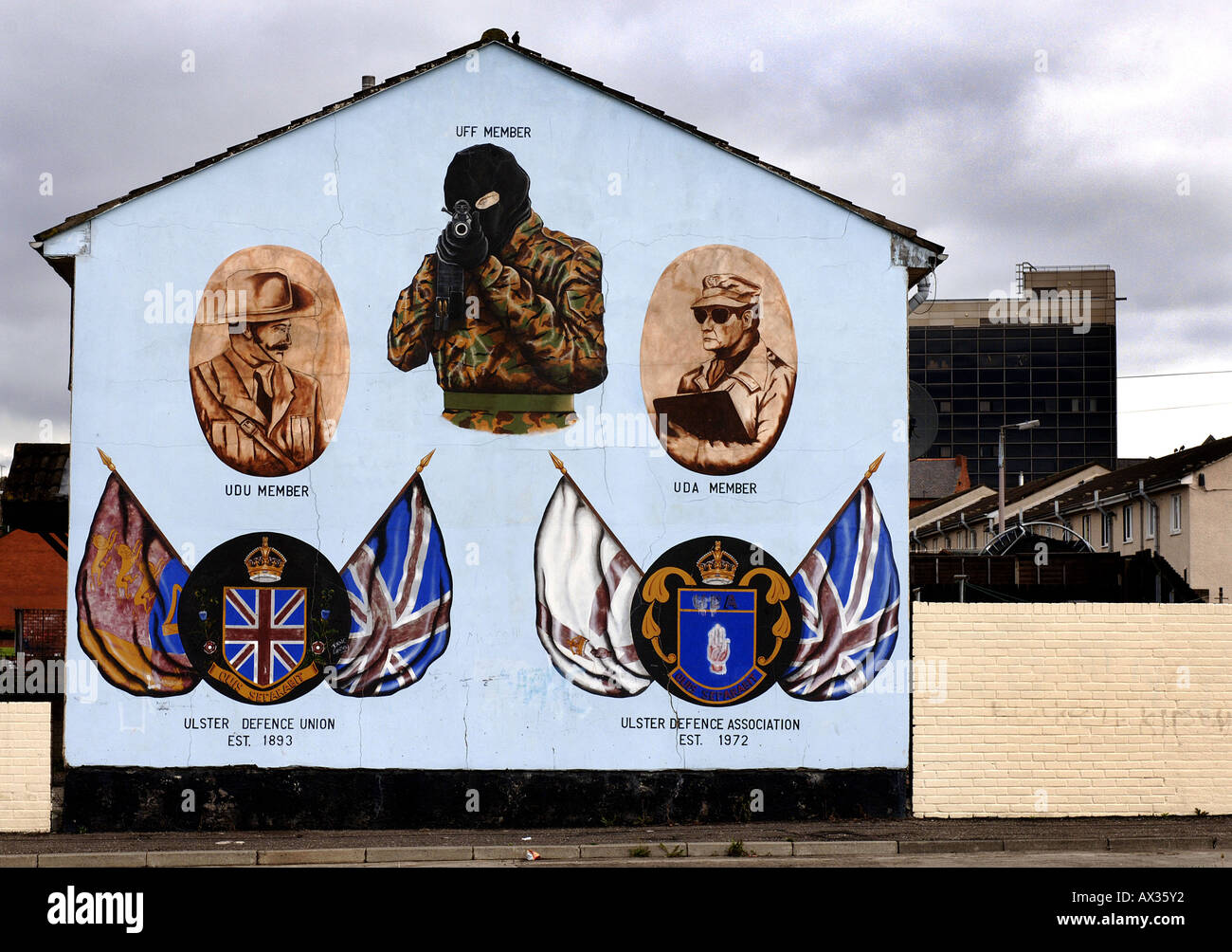 War murals painted on local buildings and houses in the Protestant ...