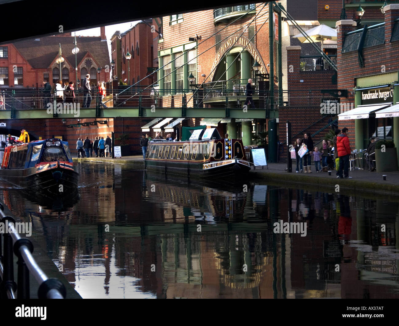 Birmingham canal edge canal boat hi-res stock photography and images ...