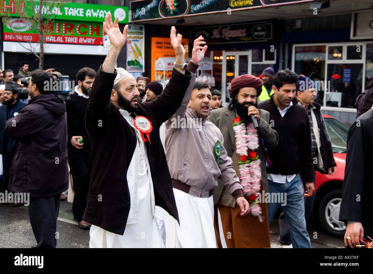 Walking parade hi-res stock photography and images - Alamy