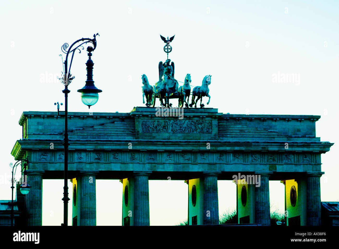 Berlin brandenburger gate Brandenburger Tor Pariser Platz Paris square ...