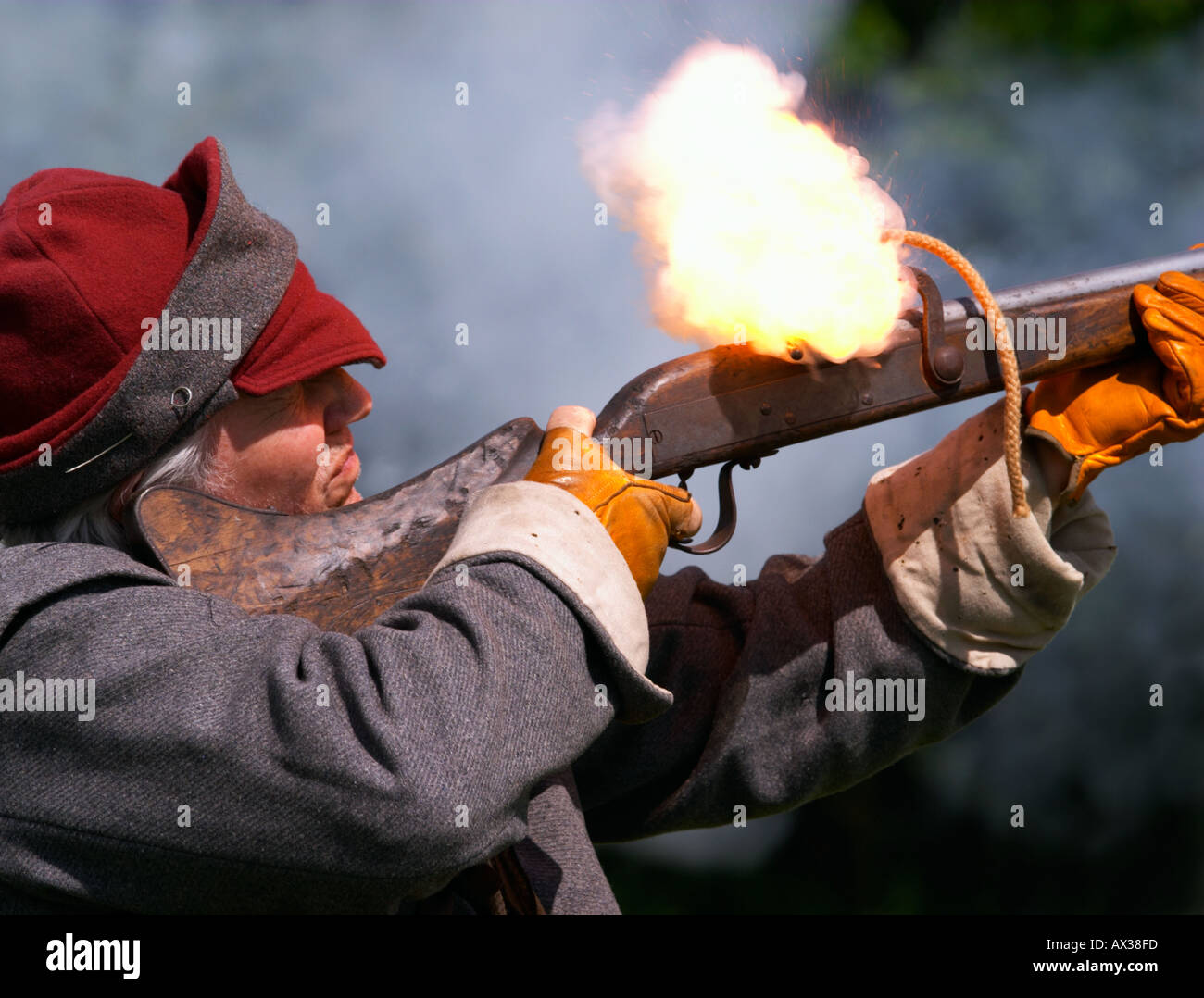 English civil war royalist musketeer hi-res stock photography and ...