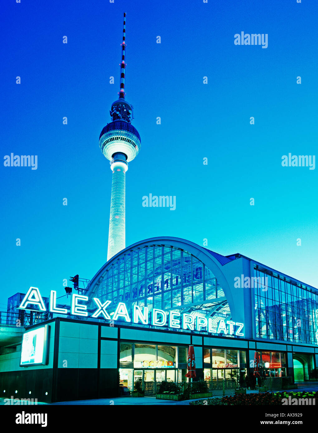 berlin aleandersquare tv tower alex railway and underground station ...