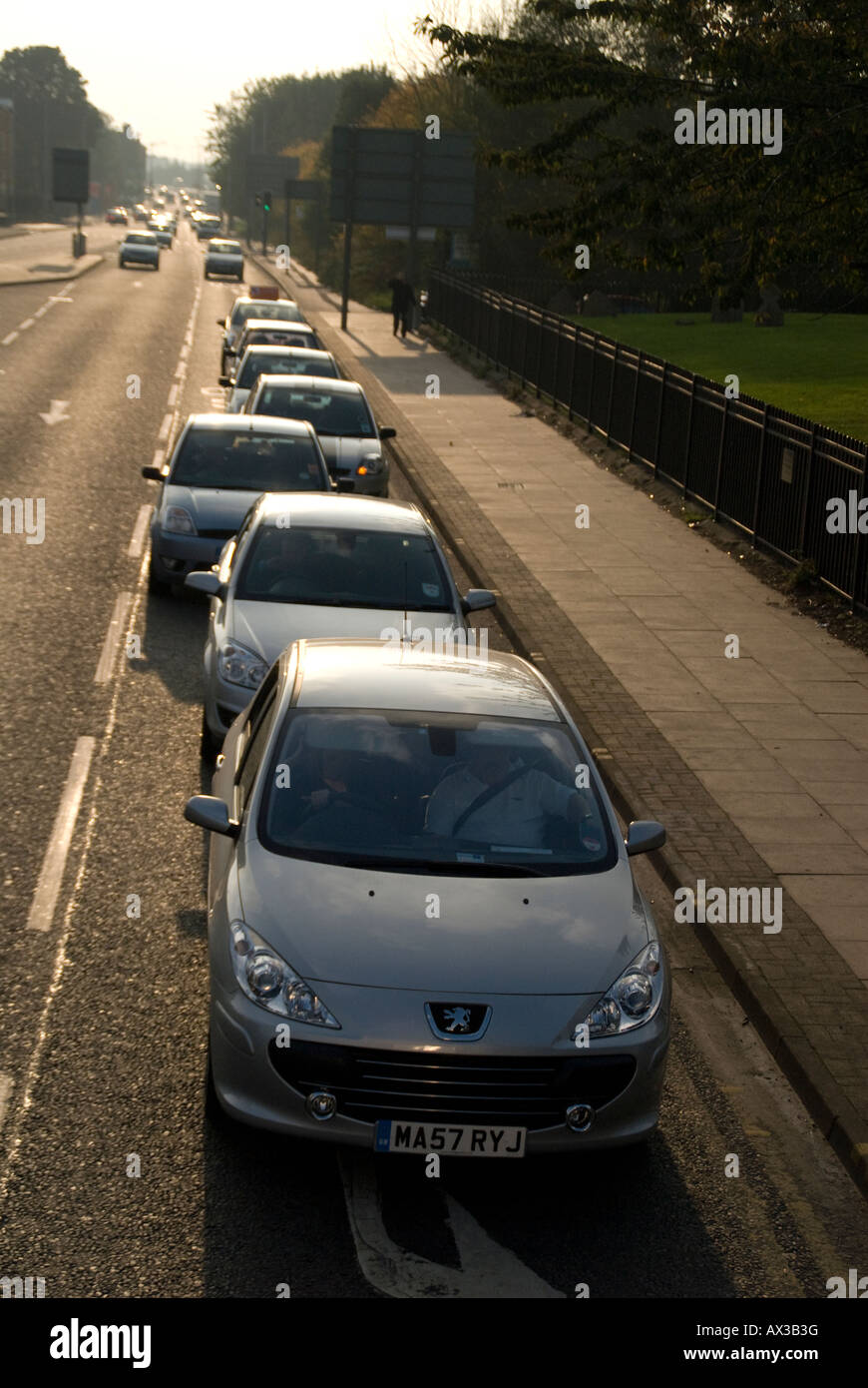 Cars traffic road hi-res stock photography and images - Alamy