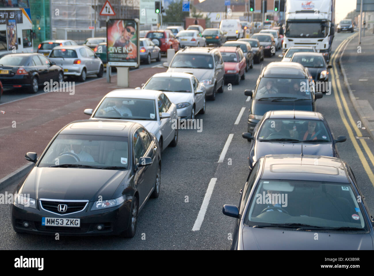 Cars traffic road hi-res stock photography and images - Alamy