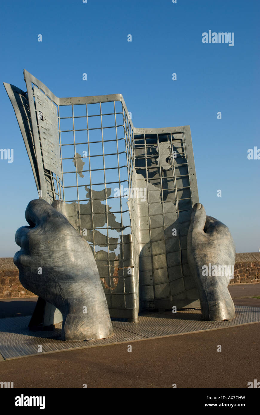 Map sculpture hi-res stock photography and images - Alamy