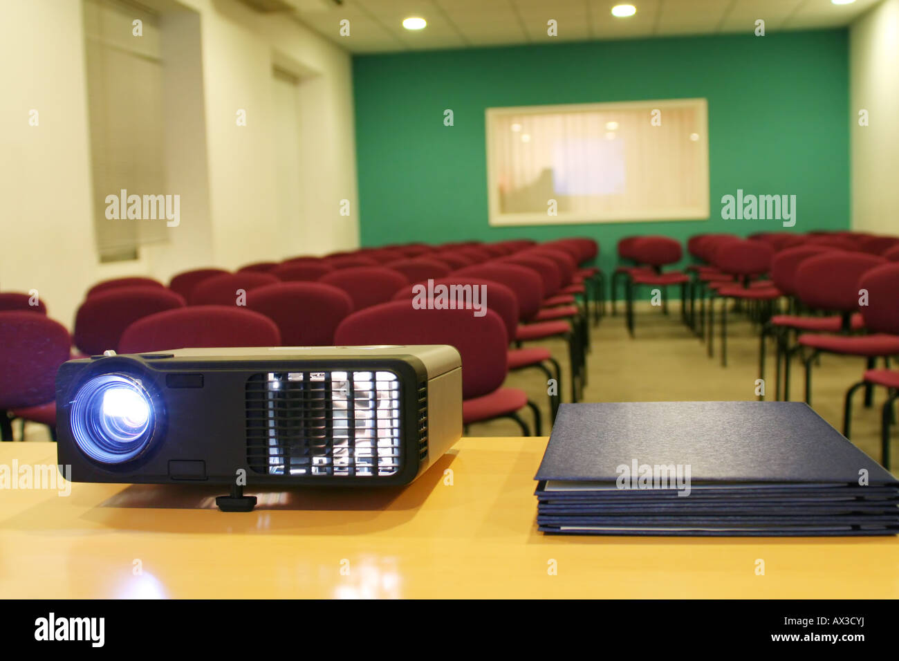 Slide projector hi-res stock photography and images - Alamy