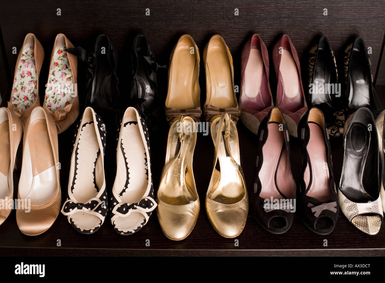 Rows of new shoes hi-res stock photography and images - Alamy