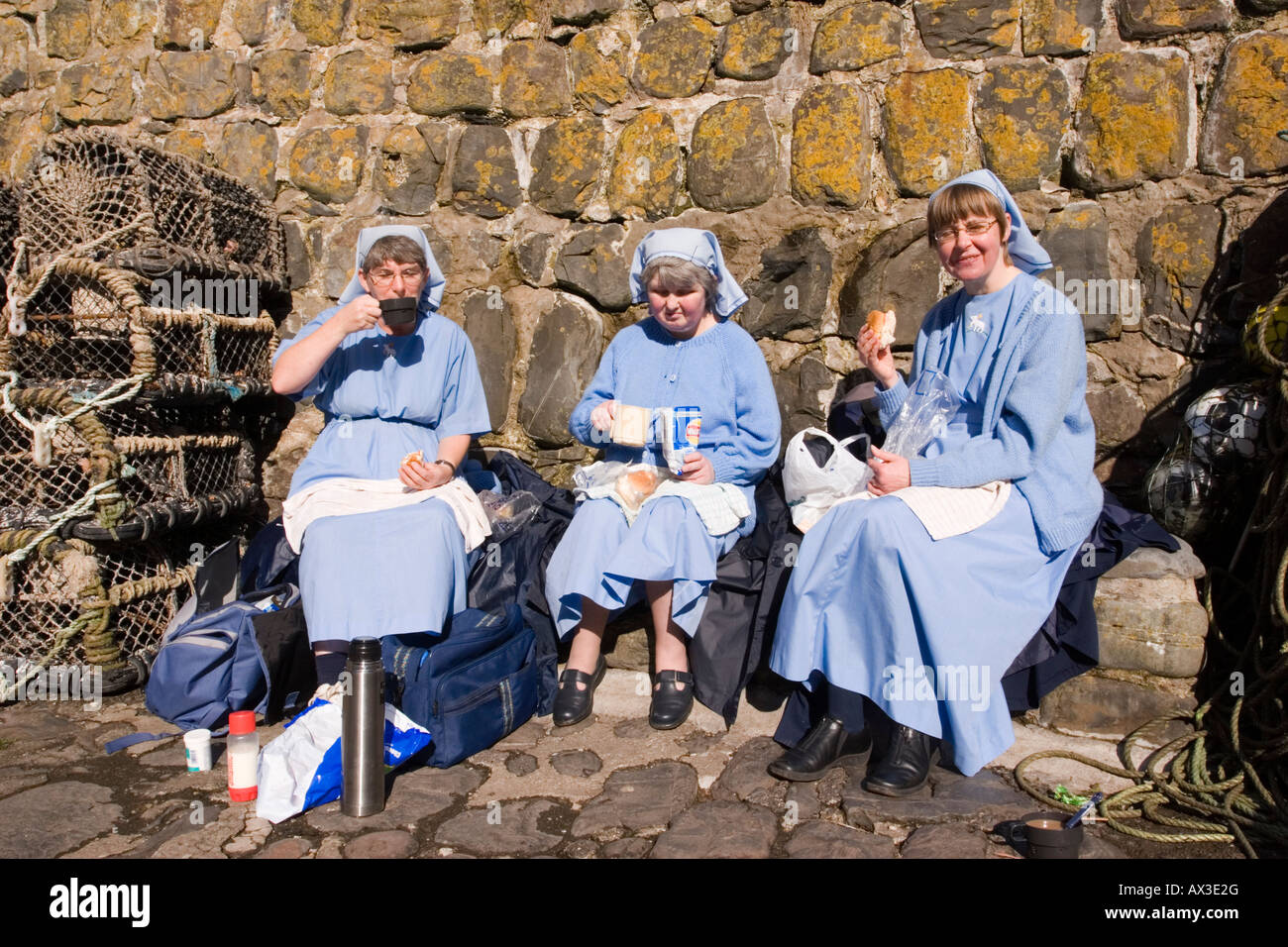 Nun nuns uk hi-res stock photography and images - Alamy