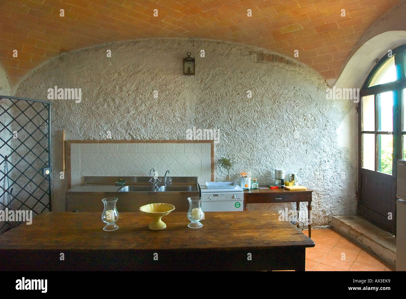 Villa Italian Kitchen High Resolution Stock Photography and Images - Alamy