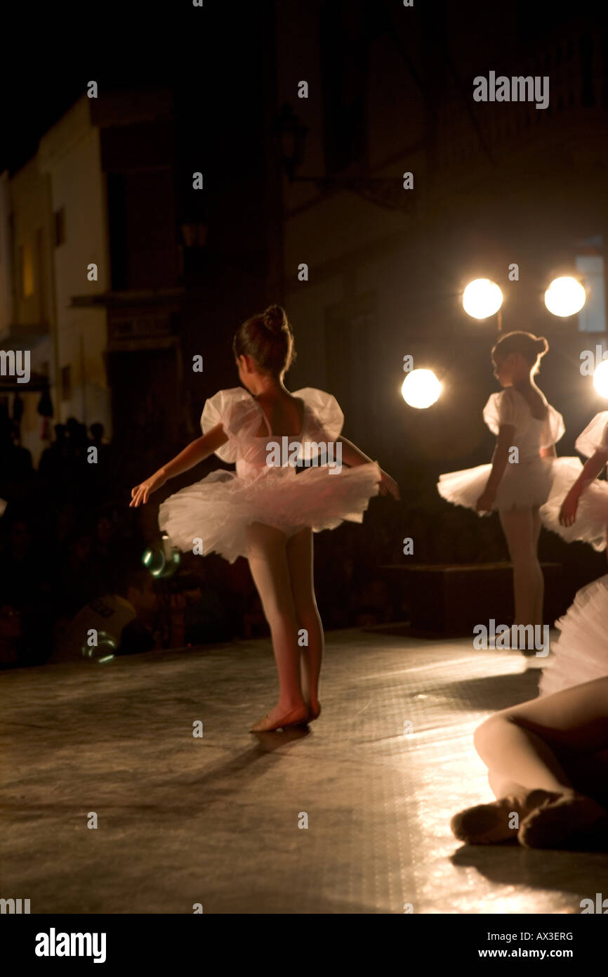 Children presentation ballet hi-res stock photography and images - Alamy