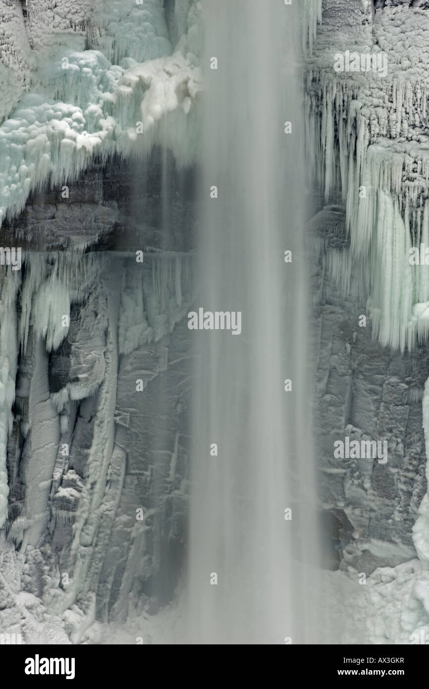Frozen waterfall state park hi-res stock photography and images - Alamy