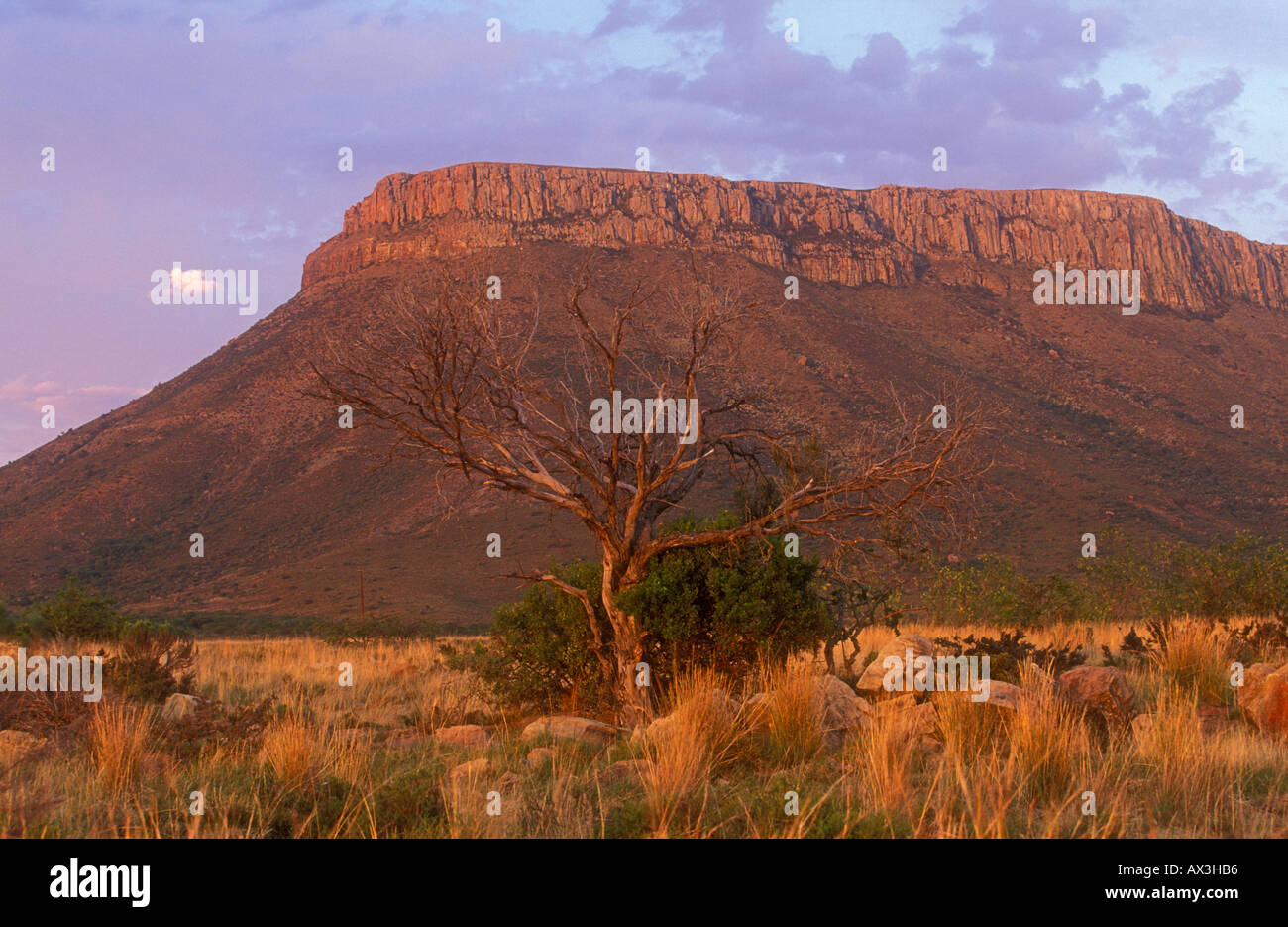 Eastern mountain landscape hi-res stock photography and images - Alamy